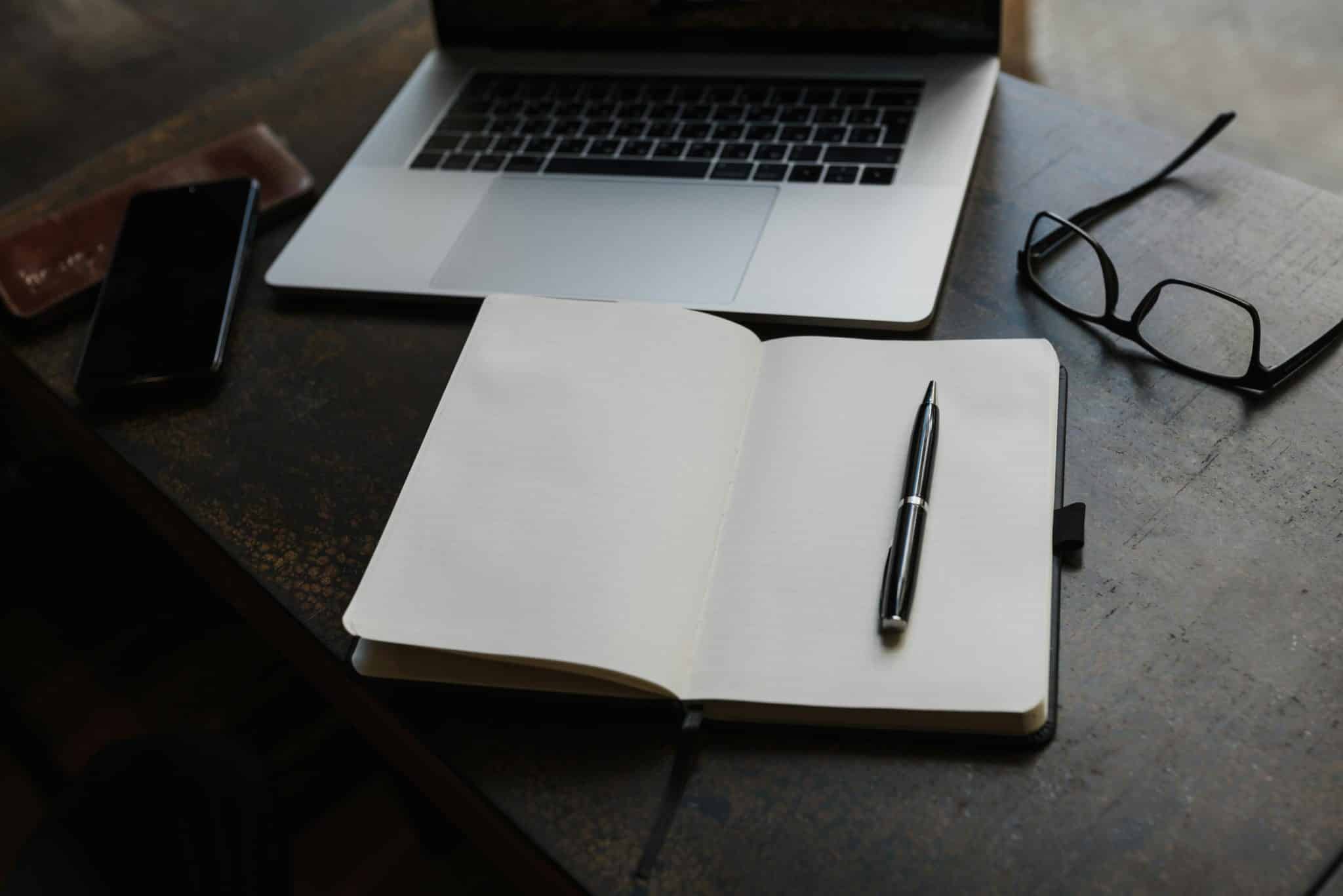 Smart Tech Gadgets That Simplify Daily Life - earlybullets.com